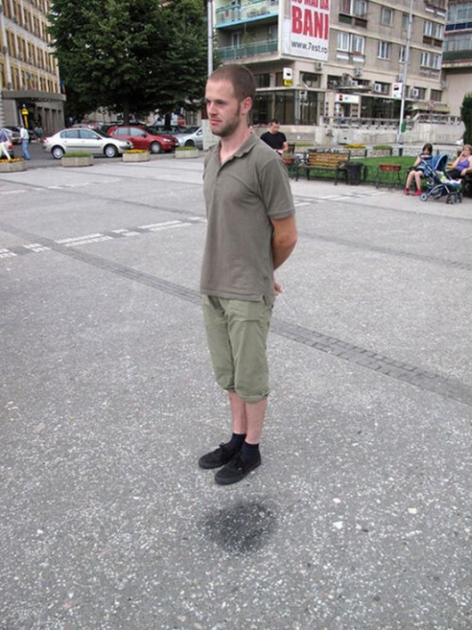 Floating guy - Really funny pictures collection on picshag.com