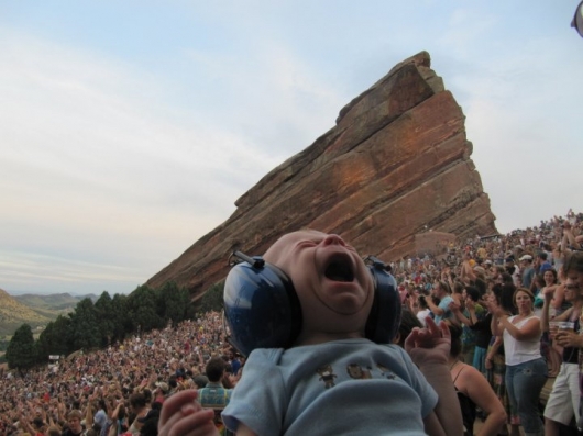 Baby at the concert - Really funny pictures collection on picshag.com