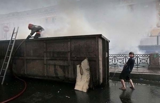 A helping hand - Really funny pictures collection on picshag.com