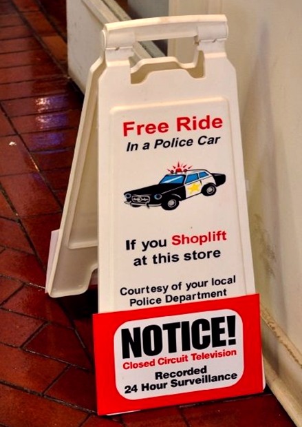 Free ride in a police car - Really funny pictures collection on picshag.com